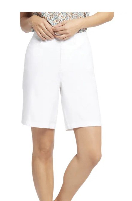 Best Shorts for Apple Shape Summer 2023 - Neutrally Polished